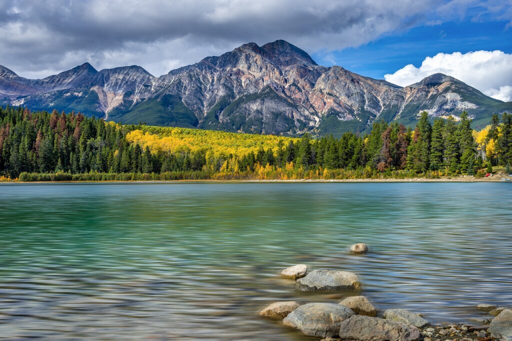 The Ultimate Guide to Spring in Estes Park | Mountain Village at Lake Estes